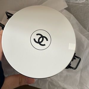 CHANEL | Bath & Body | Chanel No5 The Bath Tablets | Poshmark